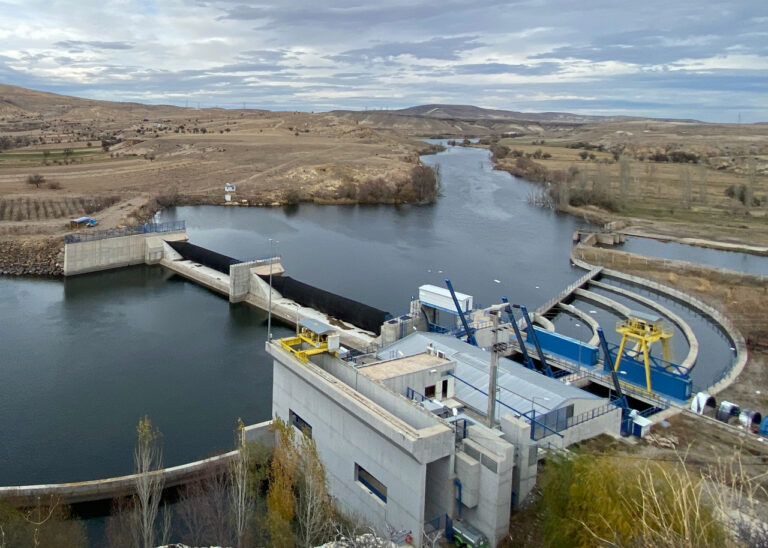 Rubber Dams | Air or Water Inflated Flexible Membrane Dam Solutions